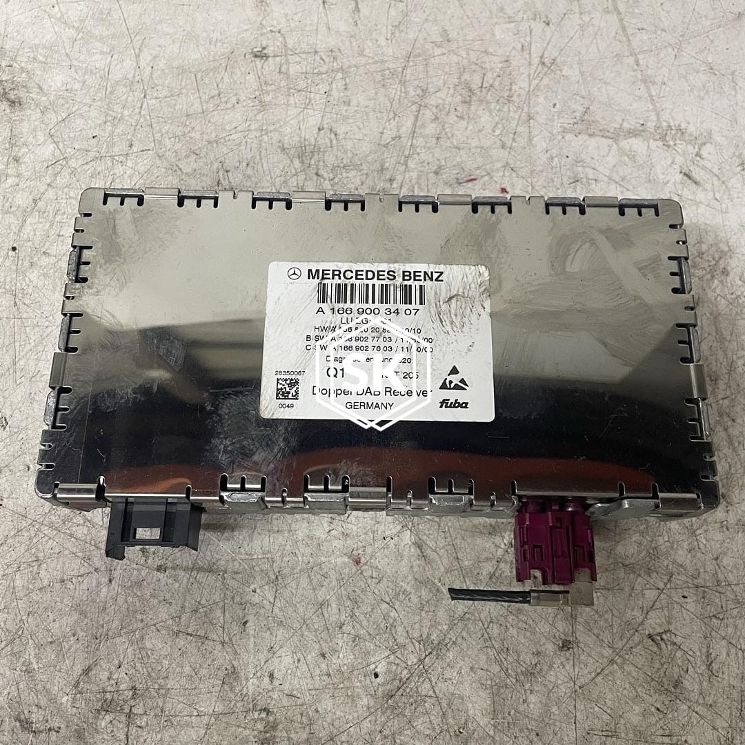 E250 W212 DAB RADIO CONTROL MODULE UNIT - SK AUTO CARPARTS